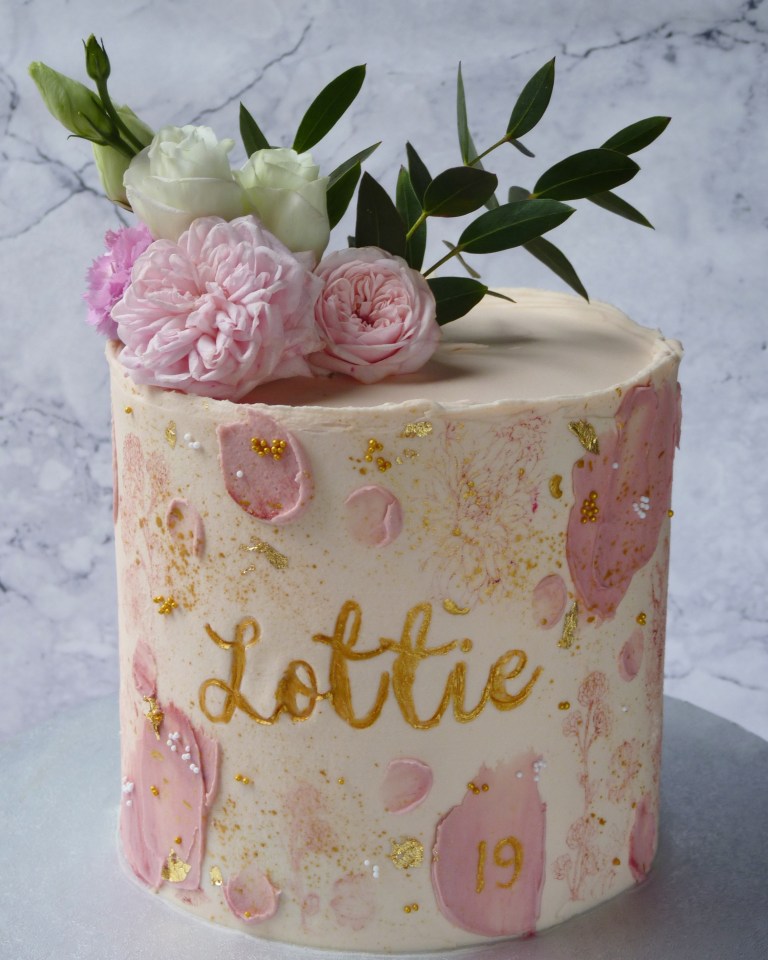 Bespoke Celebration Cakes – CHLOE’S CAKES